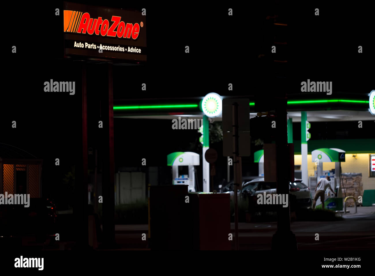 Autozone auto parts hi-res stock photography and images - Alamy