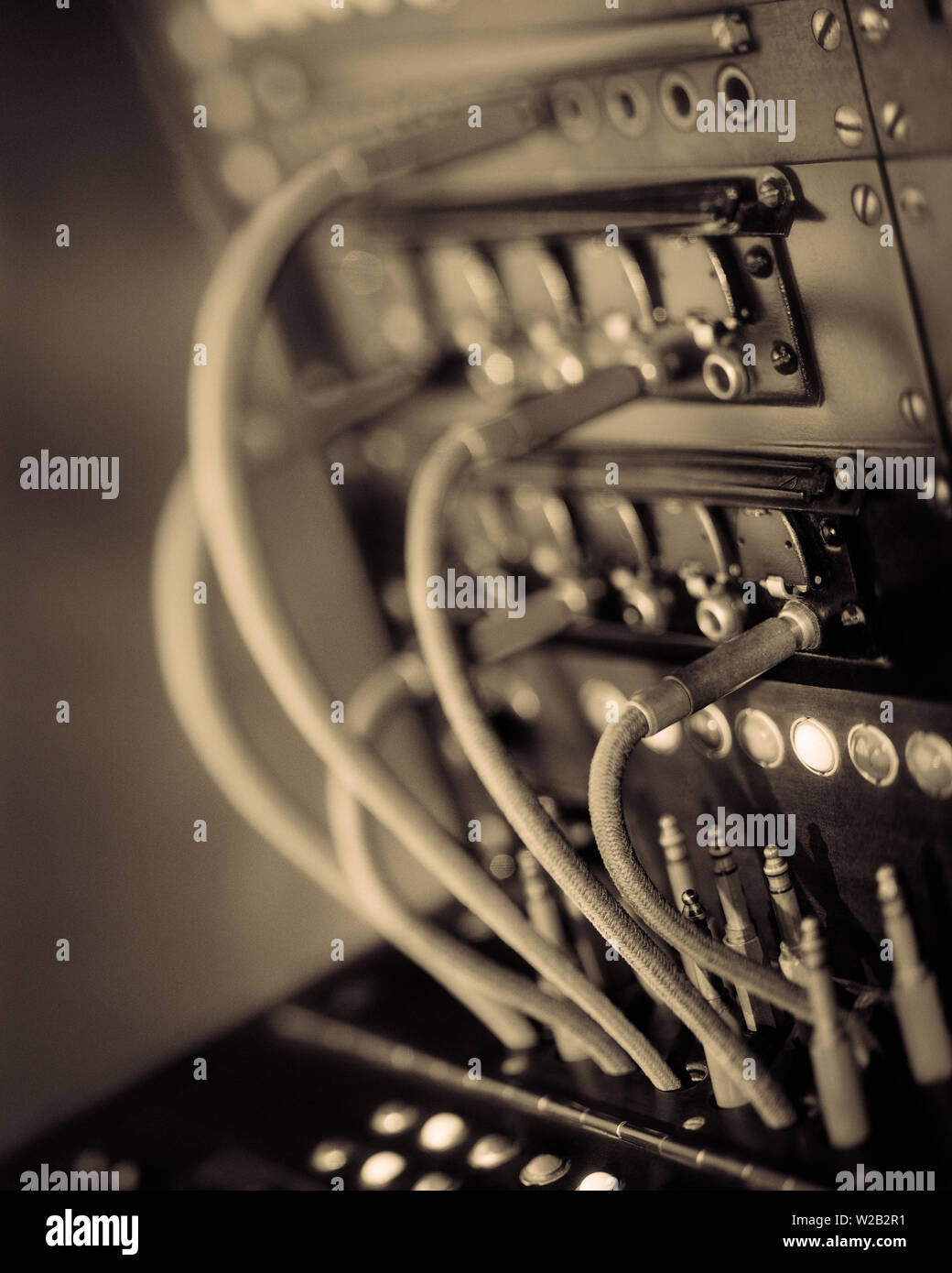 Old fashioned telephone switchboard hi-res stock photography and images ...