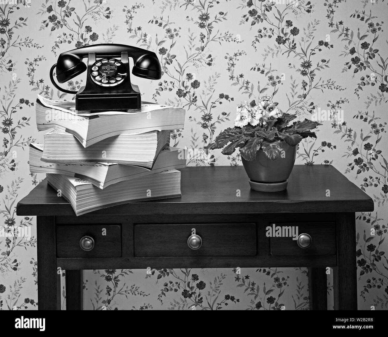 Telephone operator vintage Black and White Stock Photos & Images - Alamy