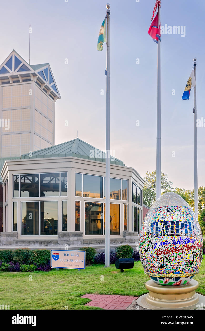 A mosaic egg sculpture at the Tennessee Welcome Center proclaims ...
