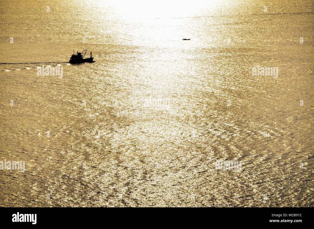 Gold sun hi-res stock photography and images - Alamy
