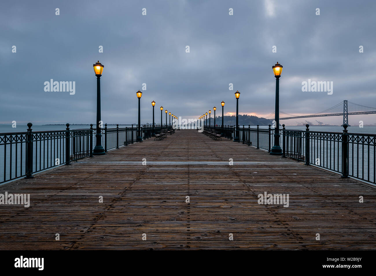 Pier 7 vista hi-res stock photography and images - Alamy