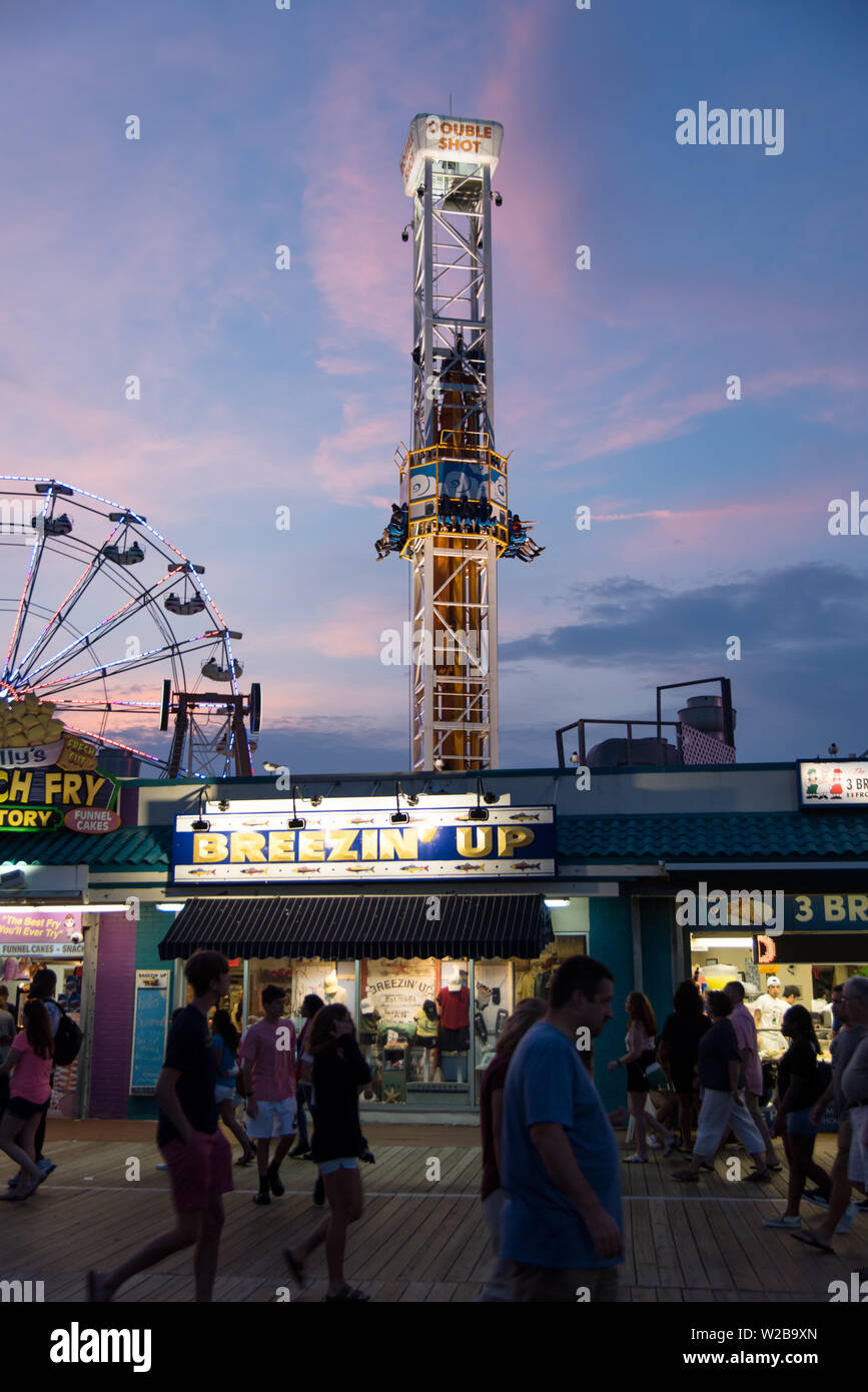 OCEAN CITY, NEW JERSEY/USA - JUNE 27, 2019: A beautiful sunset is the ...