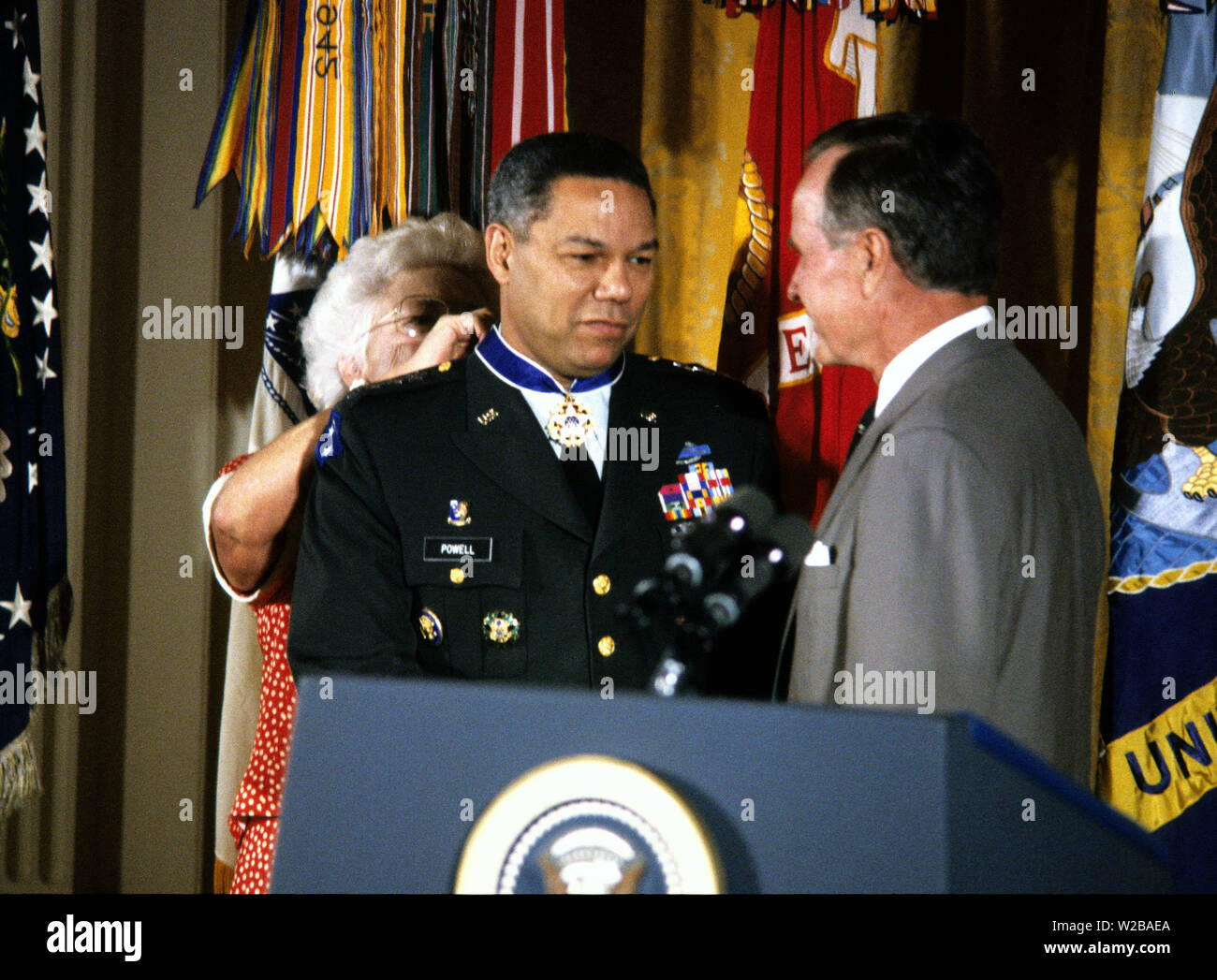 General colin powell l hi-res stock photography and images - Alamy