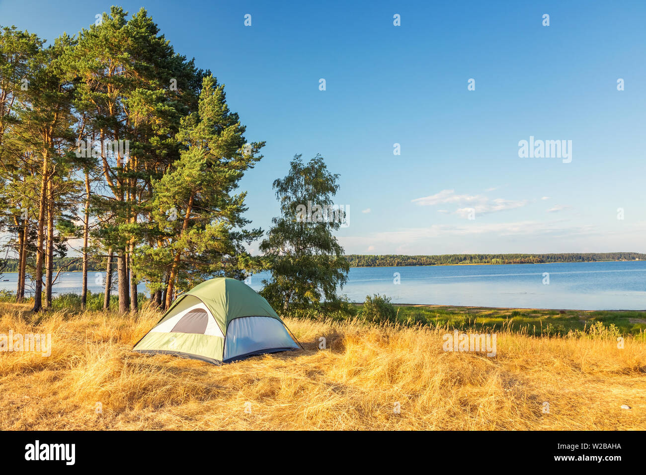 Lake summer camp hi-res stock photography and images - Alamy