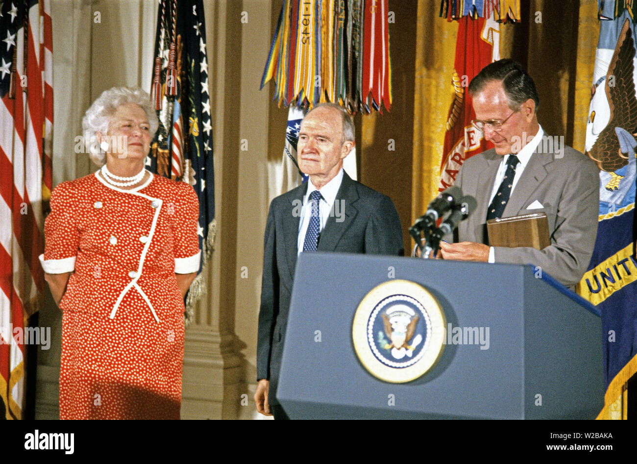 United States President George H.W. Bush and first lady Barbara Bush ...