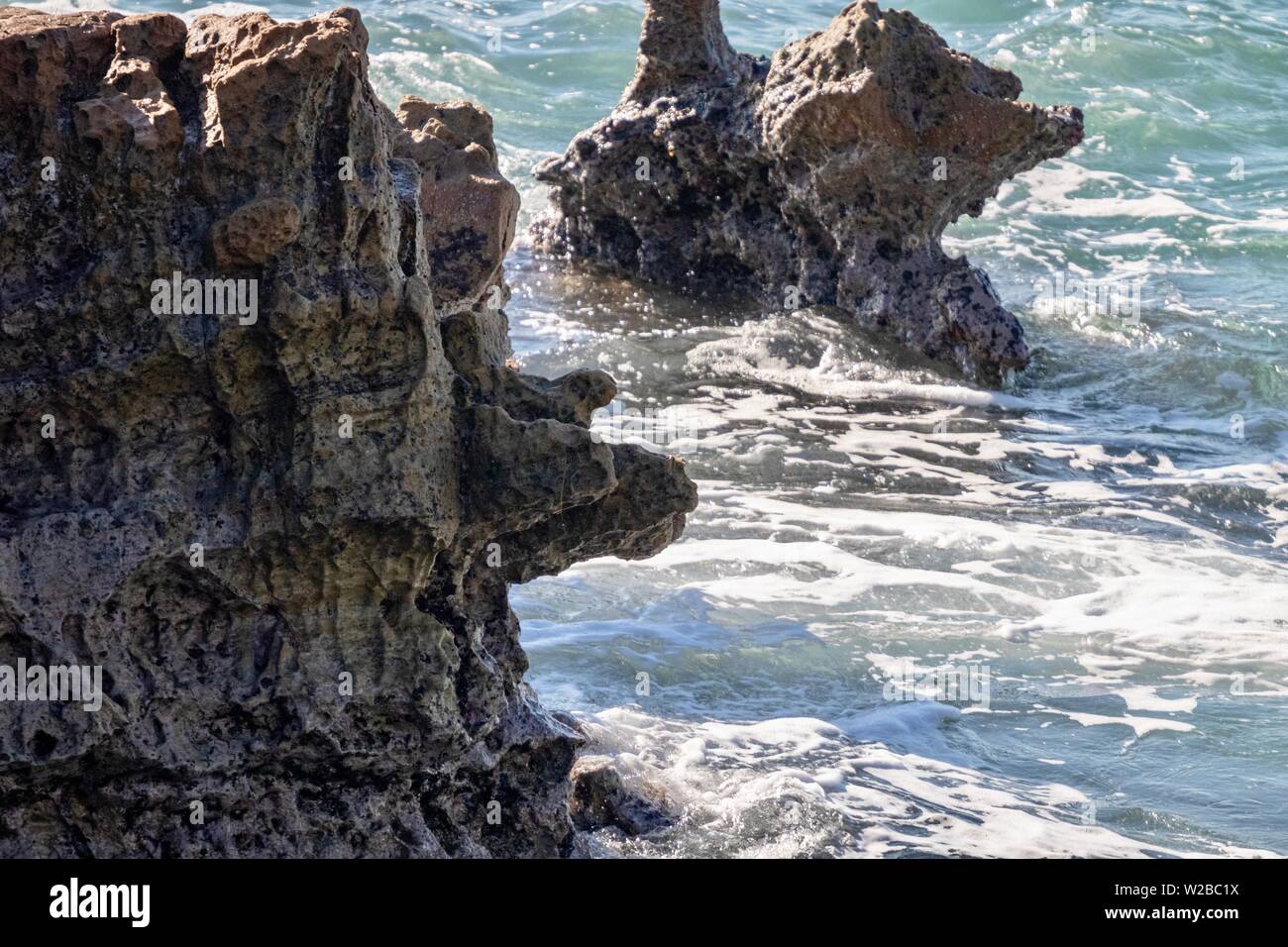 Ocean cliffs hi-res stock photography and images - Alamy