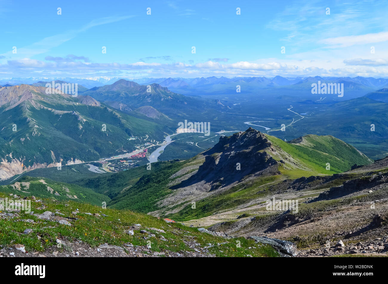 Denali national park valley from above hi-res stock photography and ...