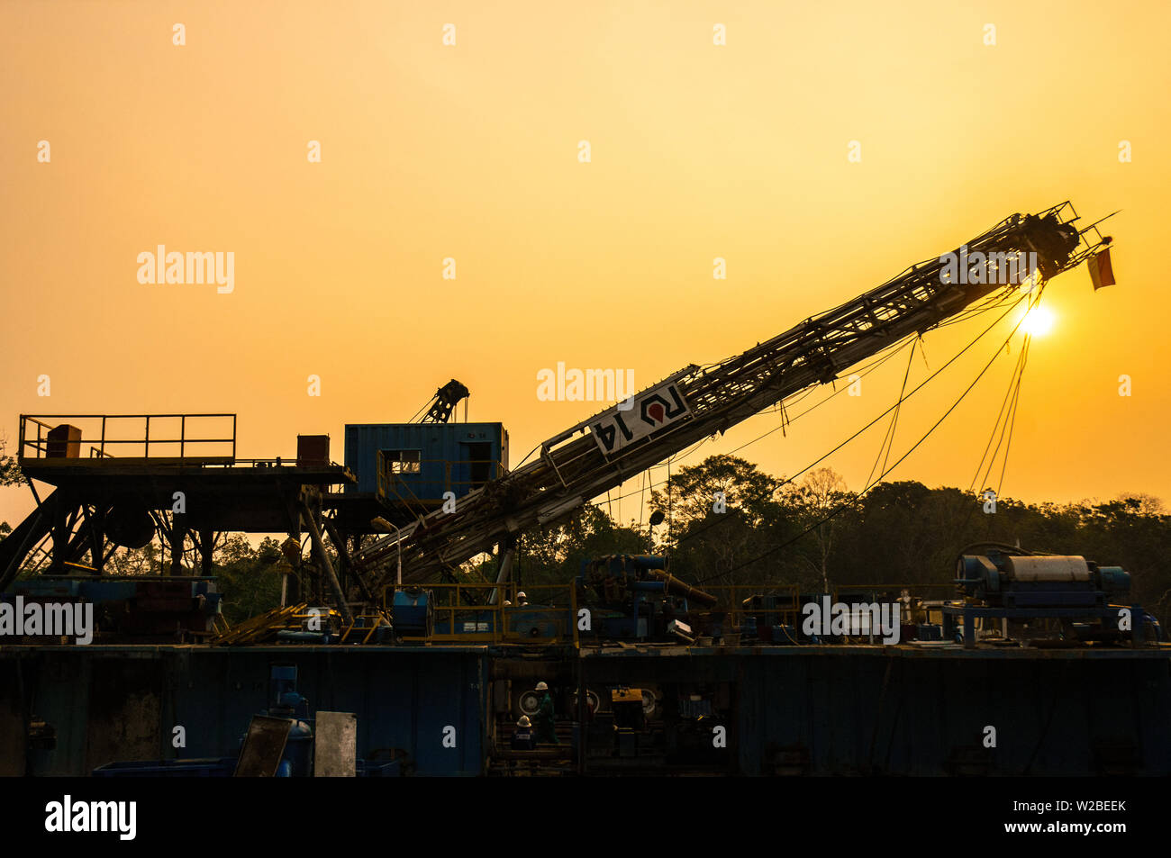Oil drilling indonesia hi-res stock photography and images - Alamy
