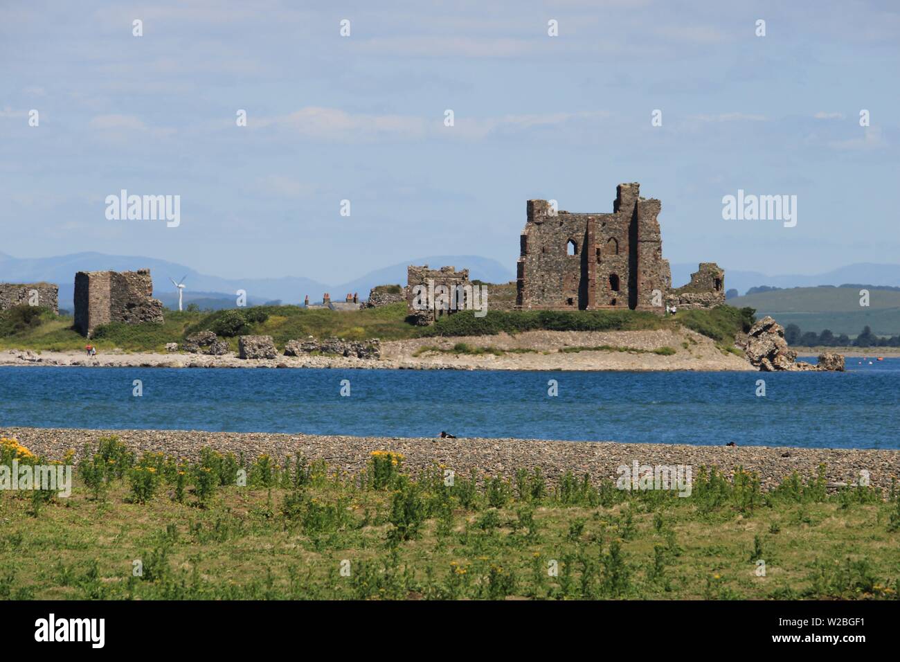 View towards Piel Island and Piel Castle from South Walney Nature ...