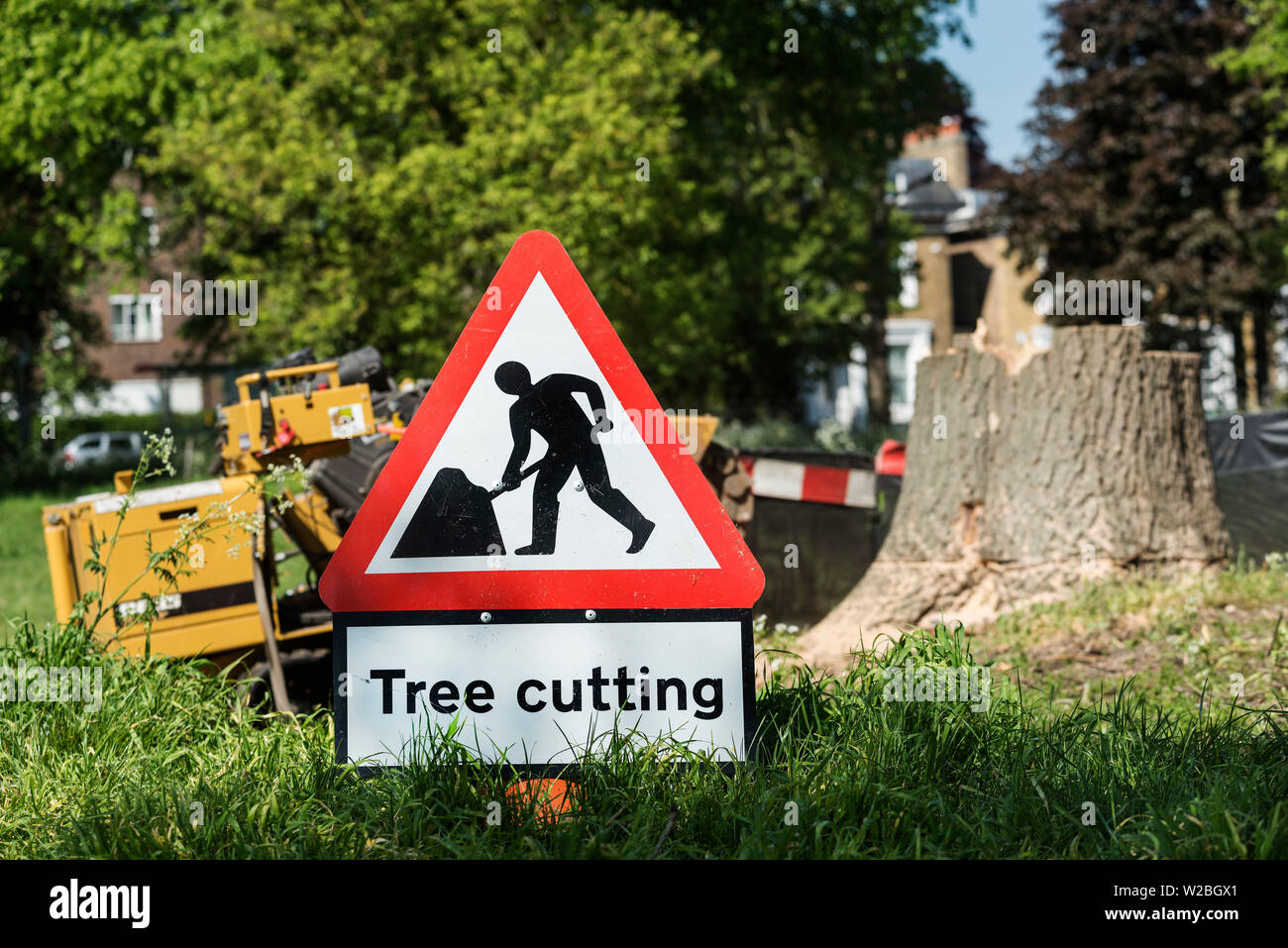 Tree cutting triangle sign hi-res stock photography and images - Alamy