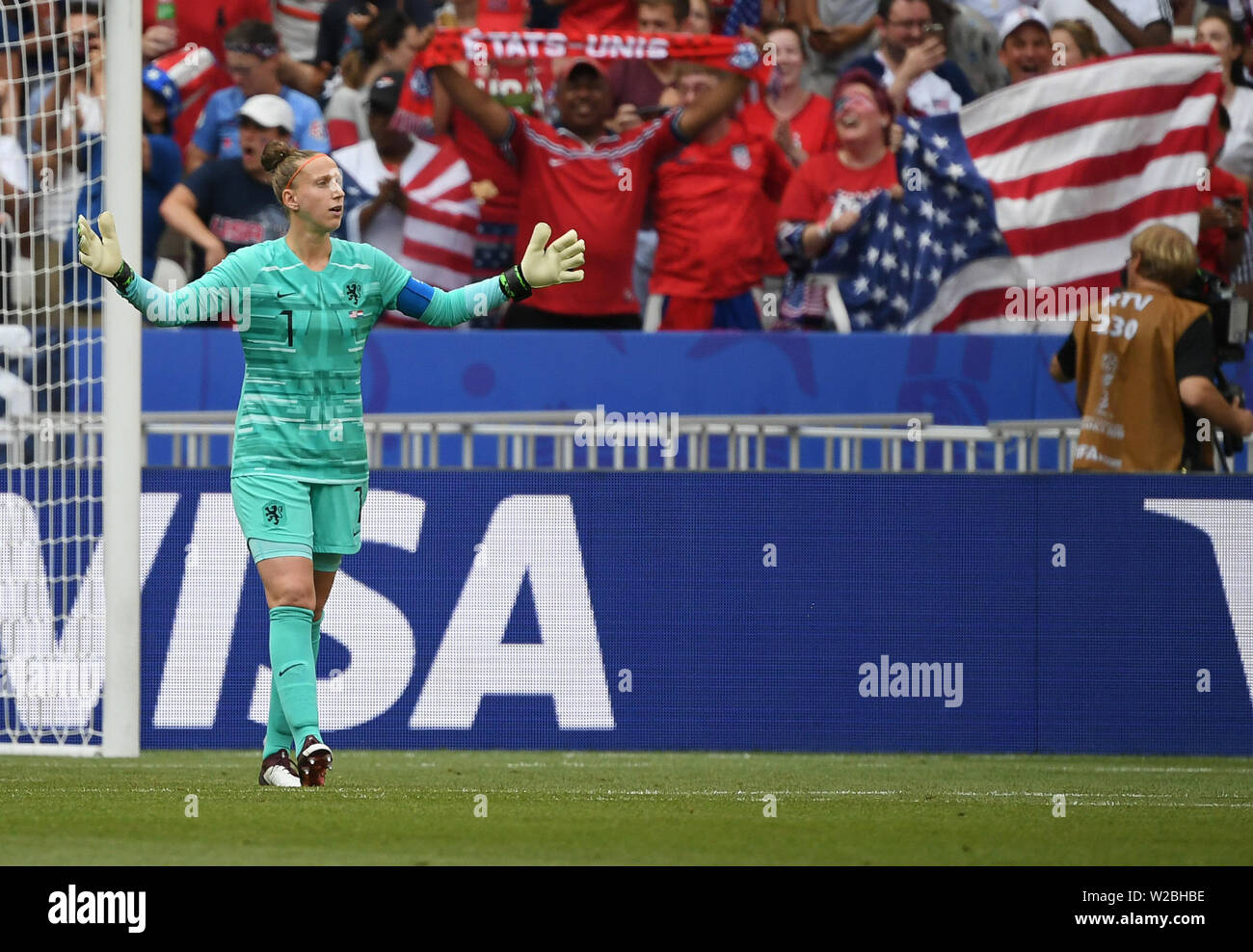 Lyon goalkeeper hi-res stock photography and images - Alamy