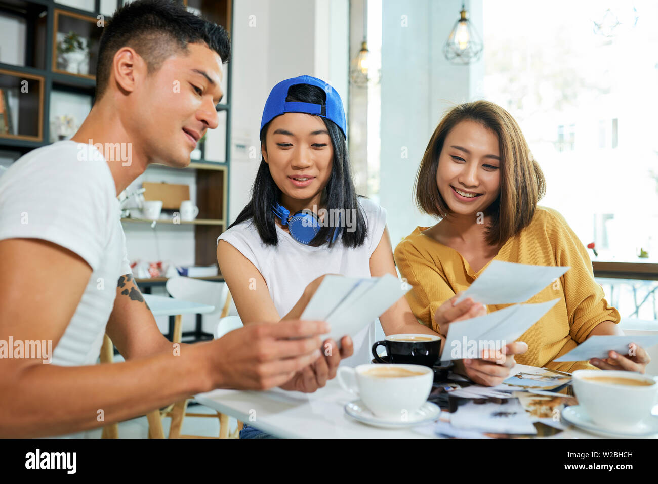 Indian people in coffee shop hi-res stock photography and images - Alamy