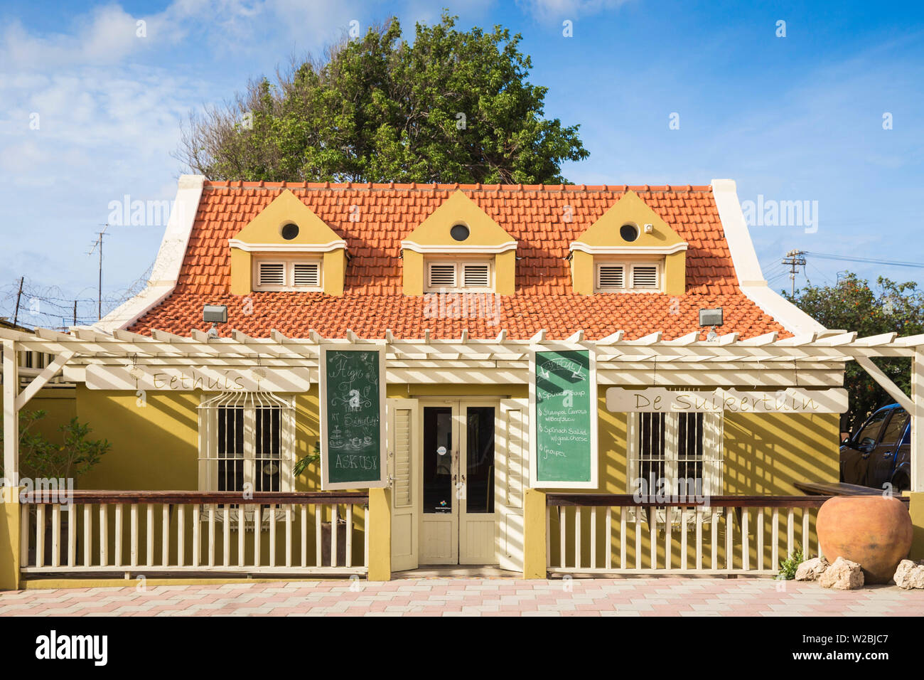 Colonial house caribbean hi-res stock photography and images - Alamy