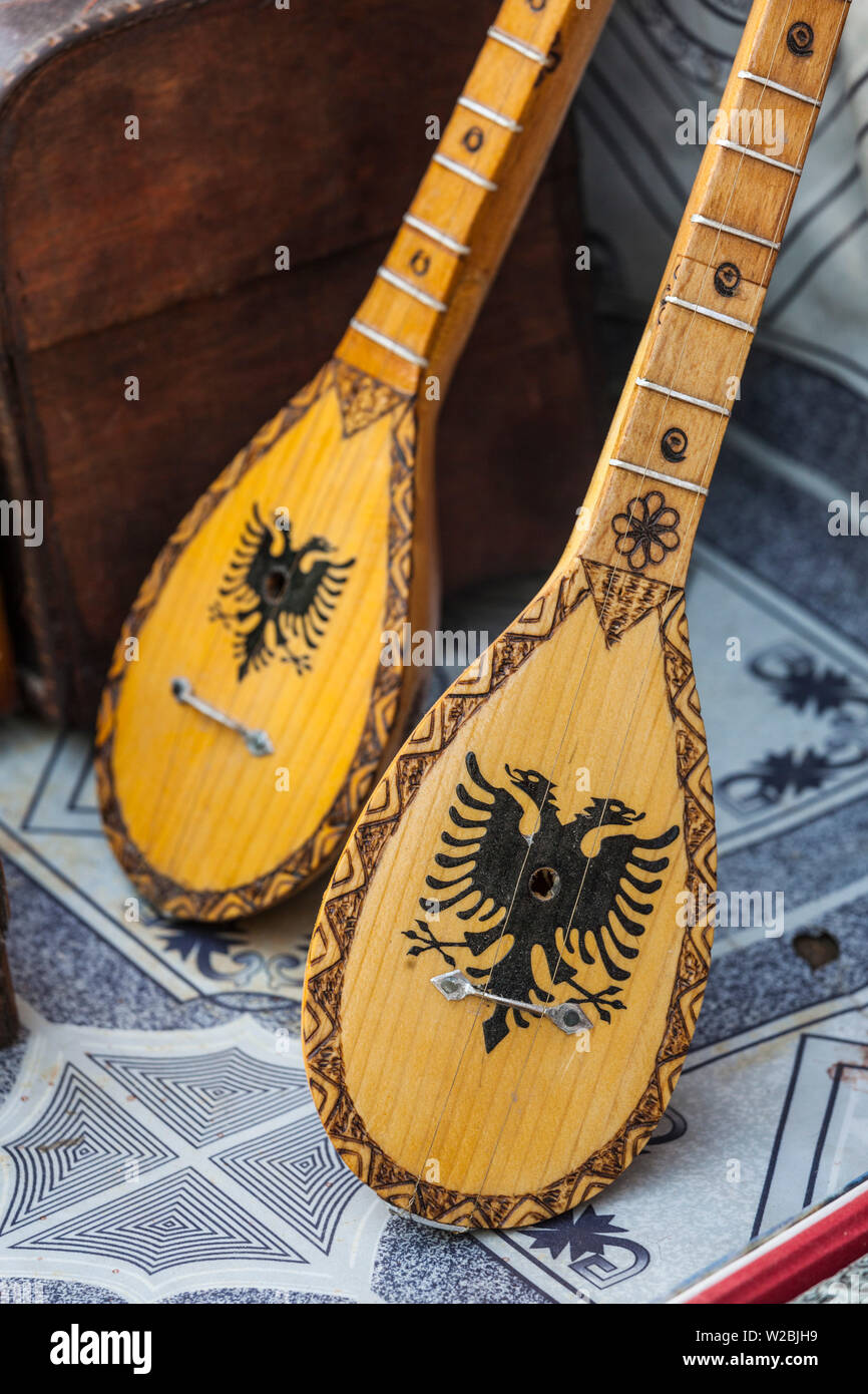 Mandolins hi-res stock photography and images - Alamy