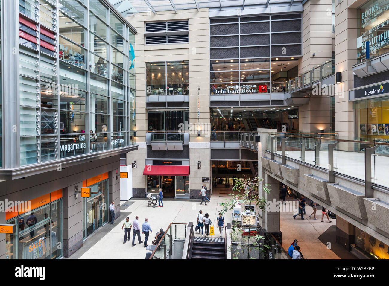 Shopping center interior hi-res stock photography and images - Alamy