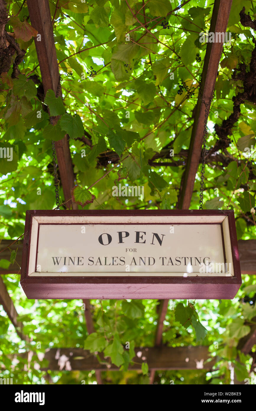 Wine tasting room hi-res stock photography and images - Alamy