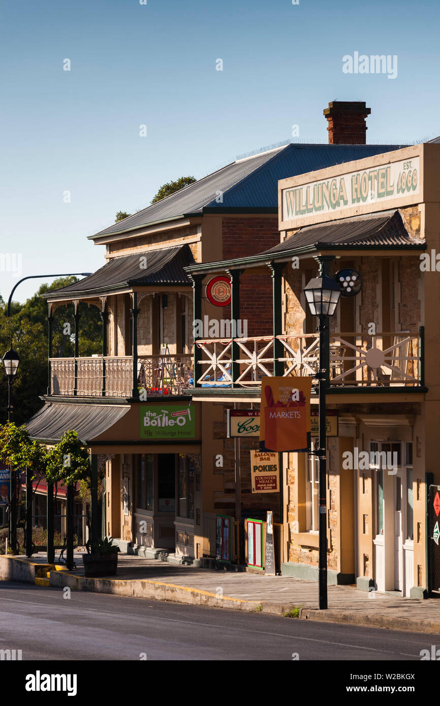 Australia, South Australia, Fleurieu Peninsula, Willunga, town view ...