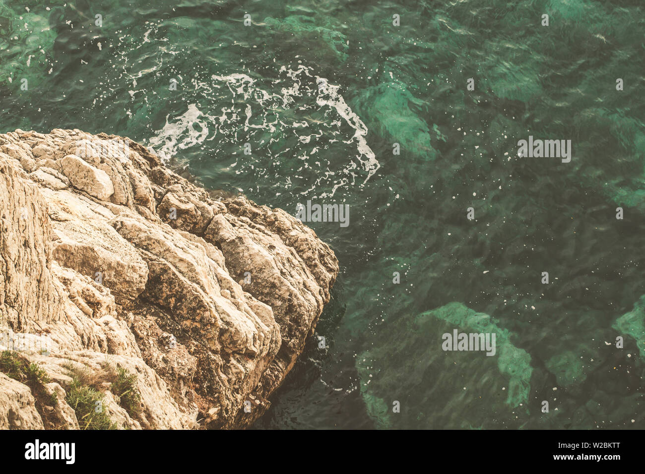 Top view rock over shore hi-res stock photography and images - Alamy