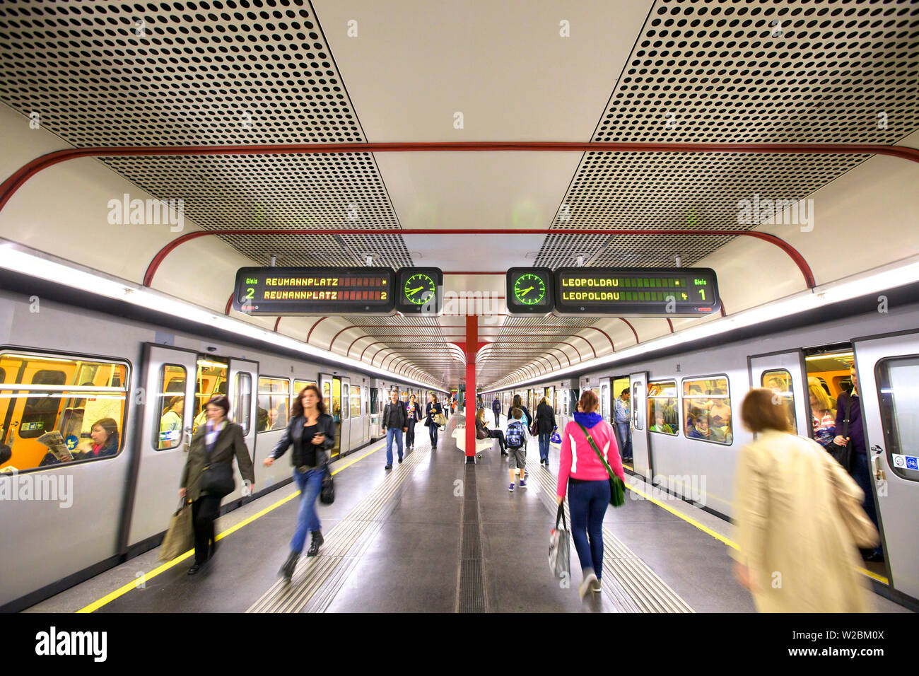 U bahn vienna hi-res stock photography and images - Alamy