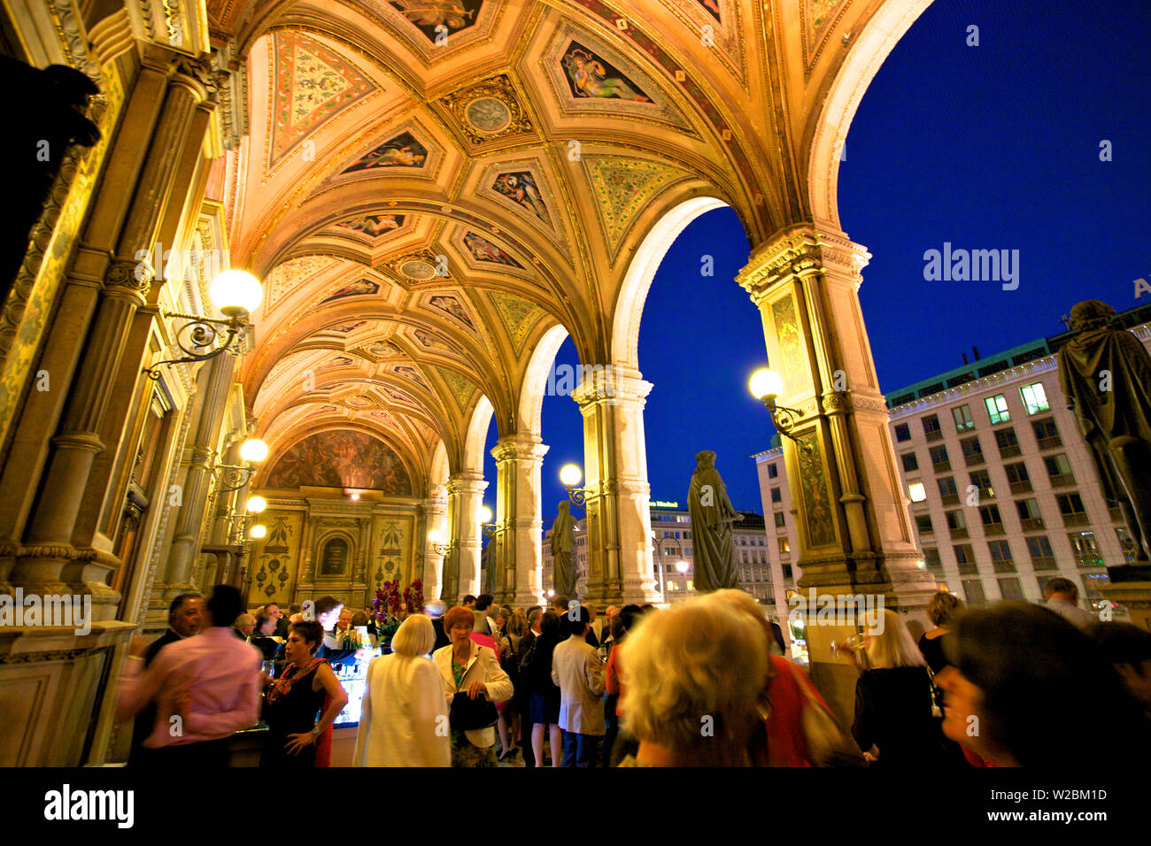 Vienna state opera house balcony hi-res stock photography and images ...