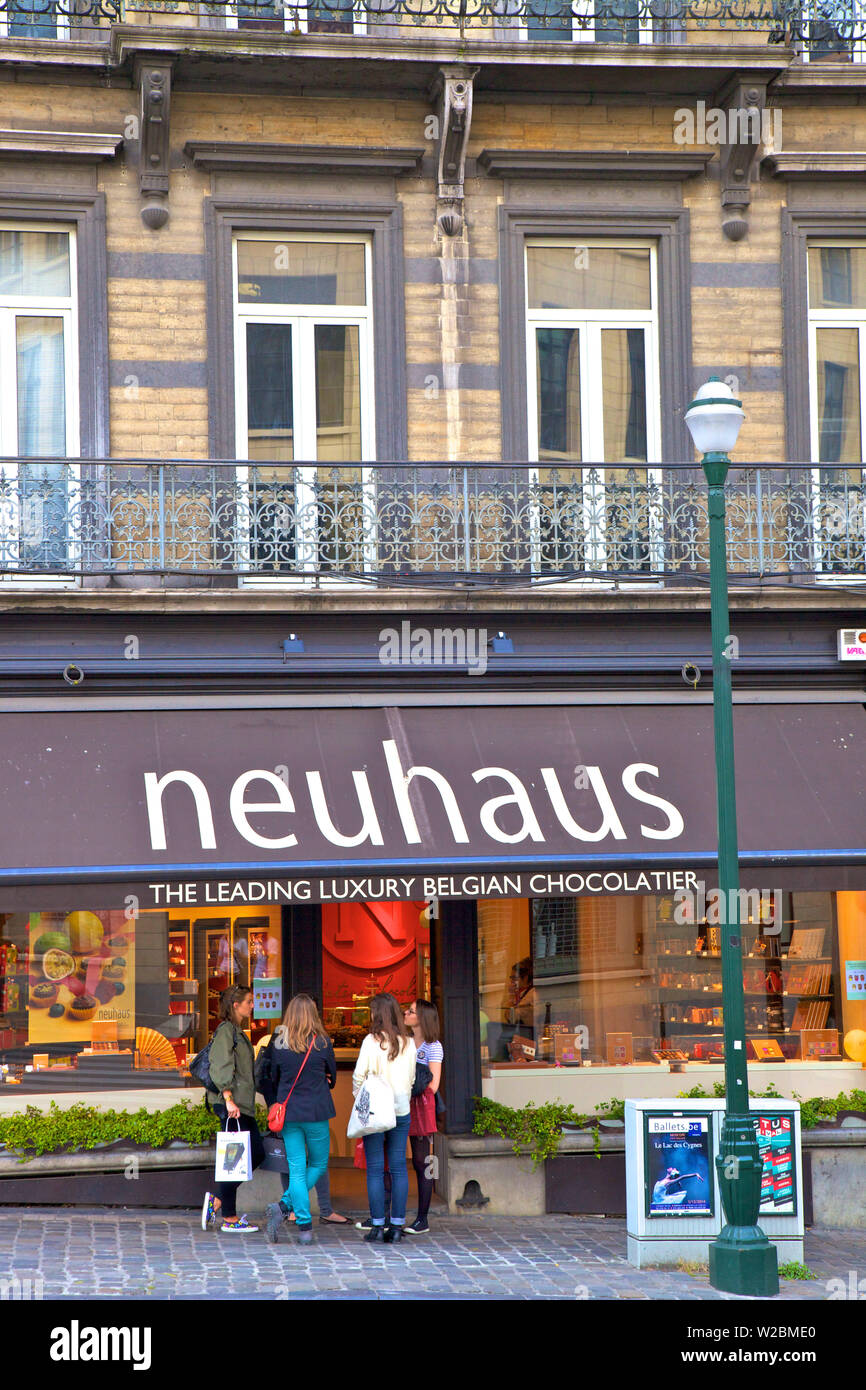 Belgian chocolatier shop hi-res stock photography and images - Alamy