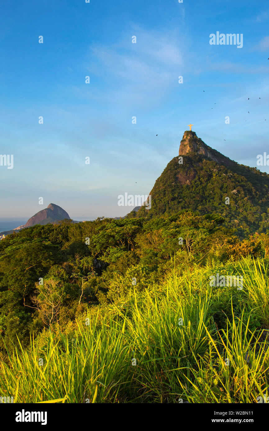Statue of Christ the Redeemer on the Corcovado moountain, Rio de ...