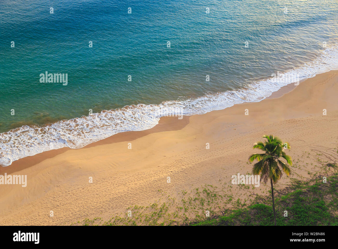 Parque nacional fernando de noronha hi-res stock photography and images ...