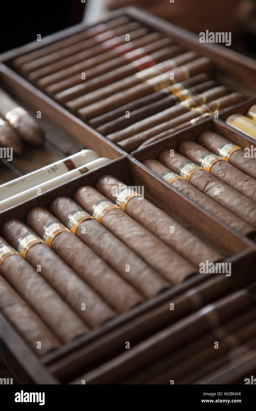Havana cigar box hi-res stock photography and images - Alamy