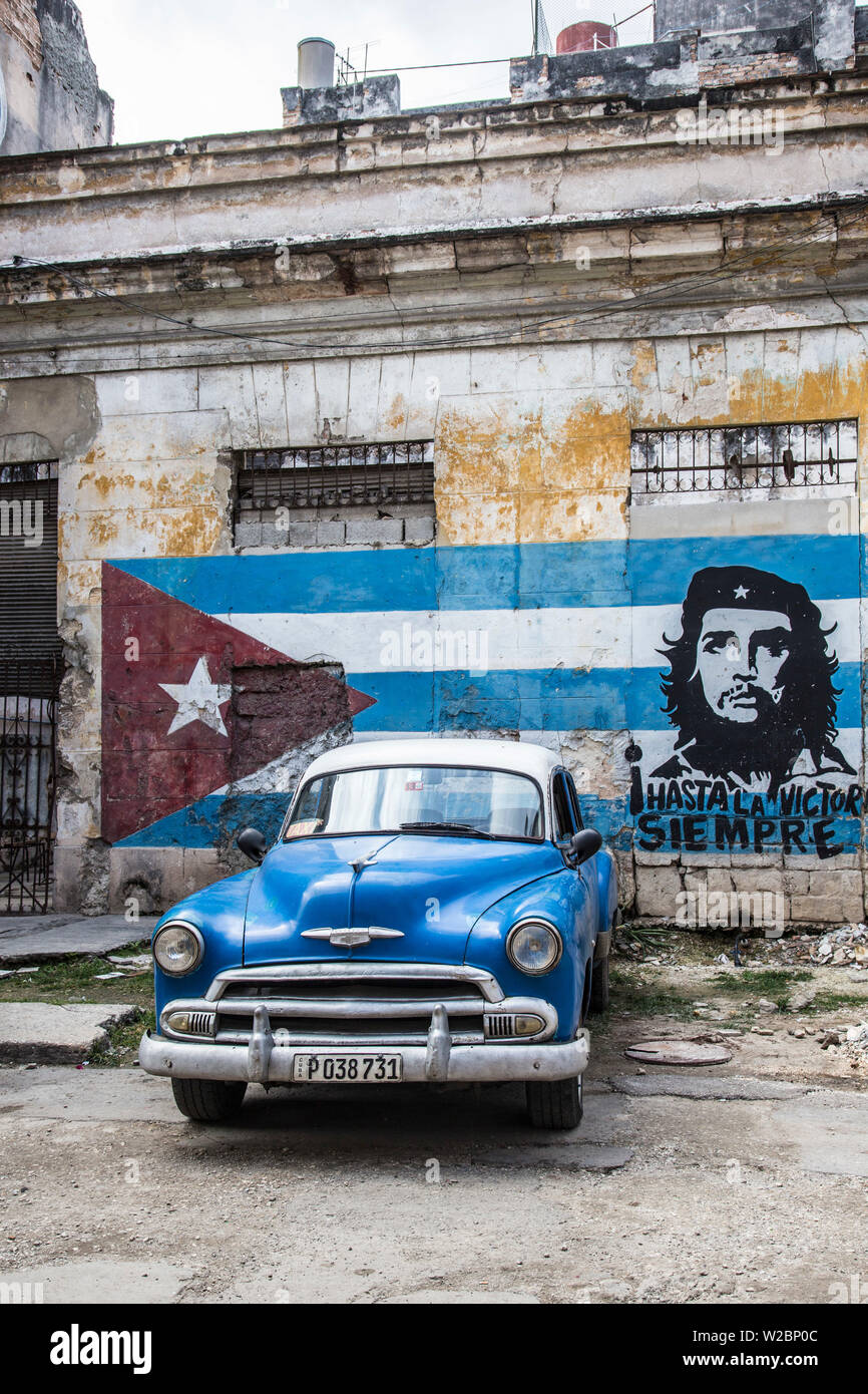 Classic american car with cuban flag hi-res stock photography and ...
