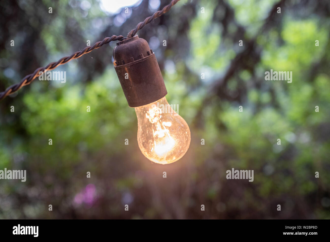 Outdoor lightbulb hi-res stock photography and images - Alamy
