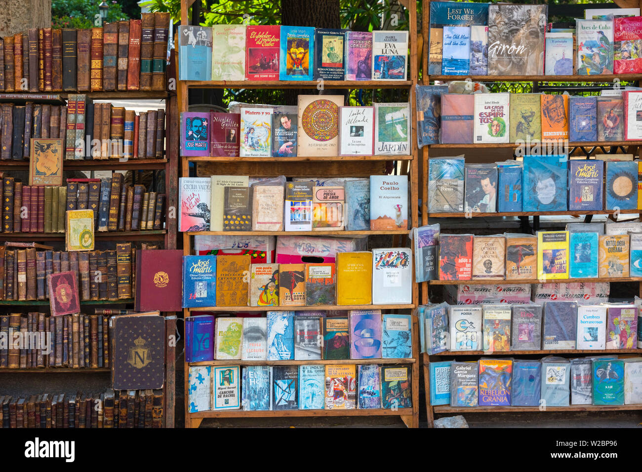 Old books stalls hi-res stock photography and images - Alamy