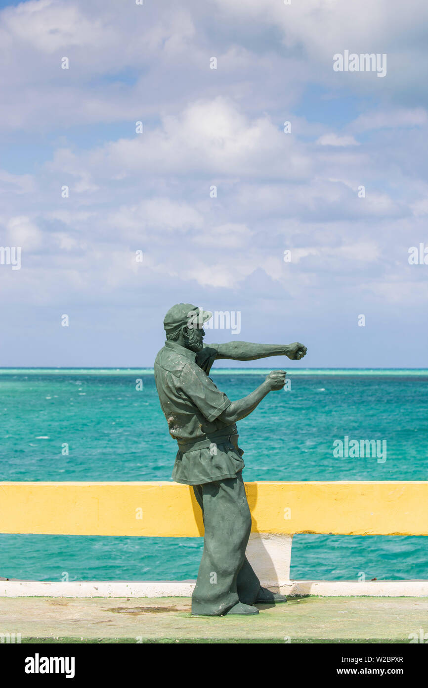 Ernest hemingway statue hi-res stock photography and images - Alamy