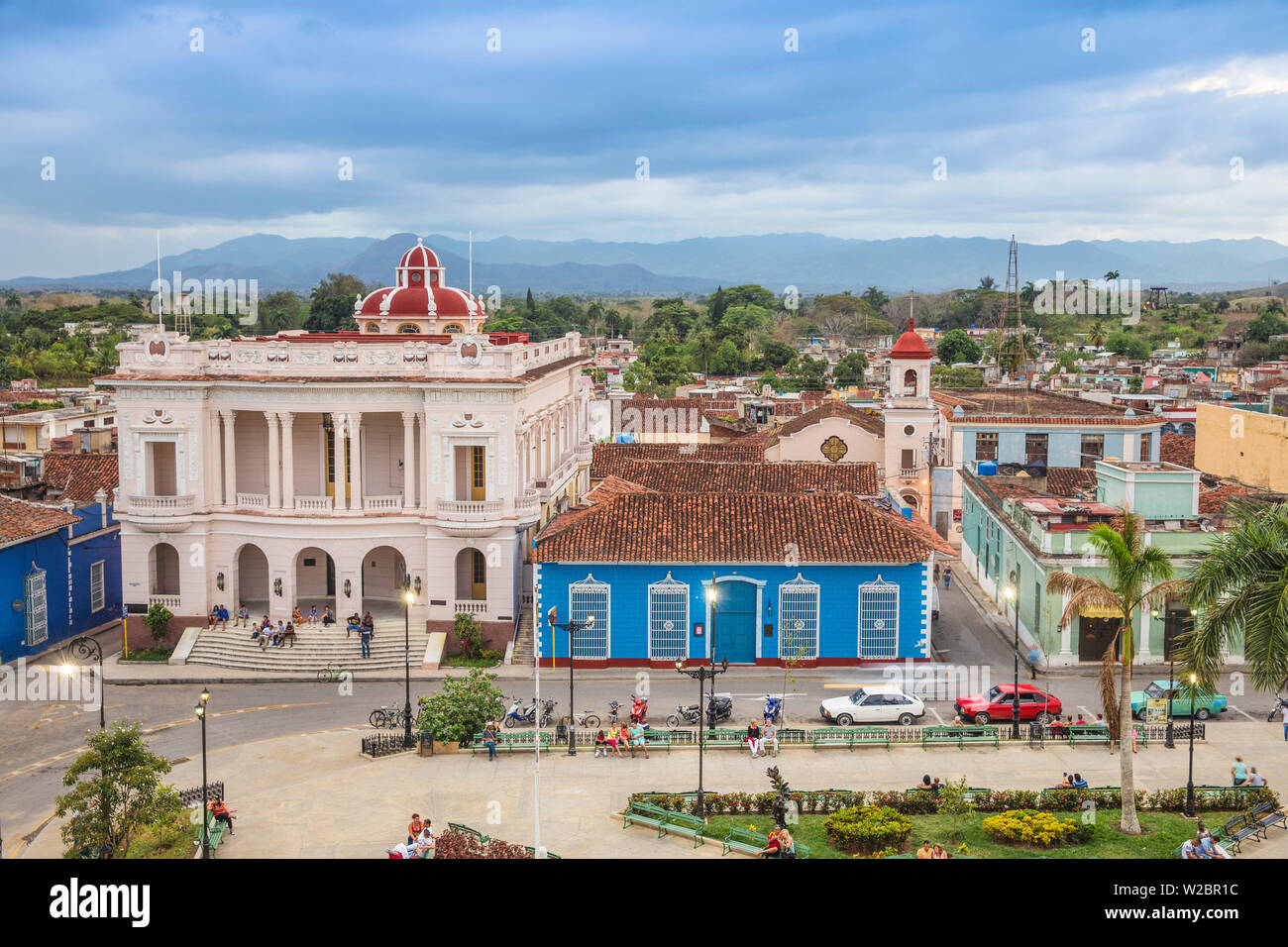 Cuba, Sancti Spiritus, Sancti Spiritus, Parque Serafin Sanchez, looking ...