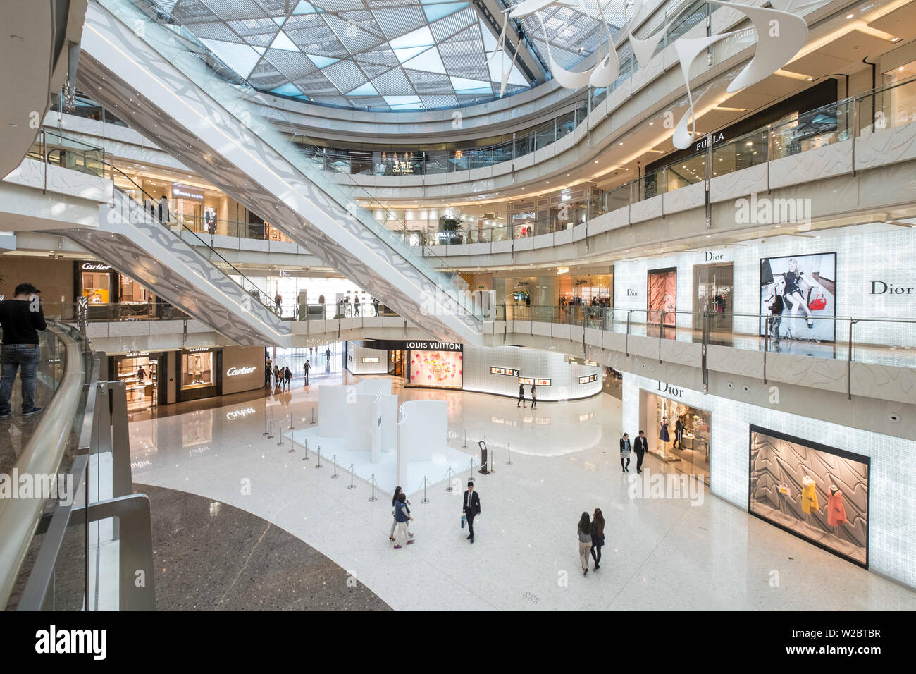 Ifc mall shanghai hi-res stock photography and images - Alamy