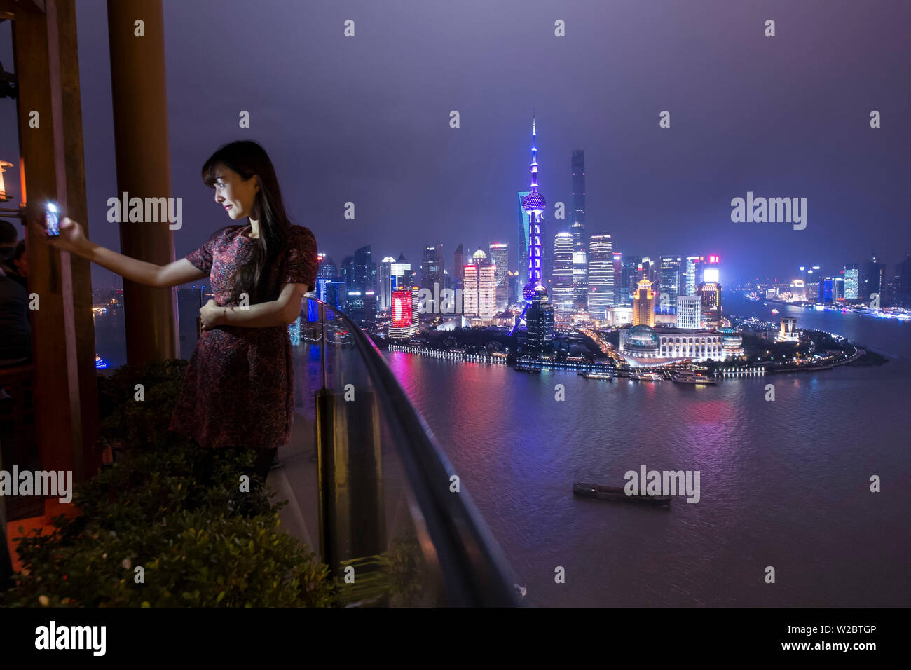 Vue bar at the Hyatt on the Bund, and Pudong skyline, Shanghai, China ...