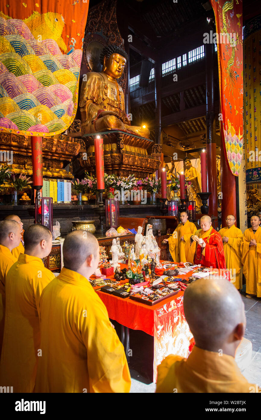 Chinese monks hi-res stock photography and images - Alamy