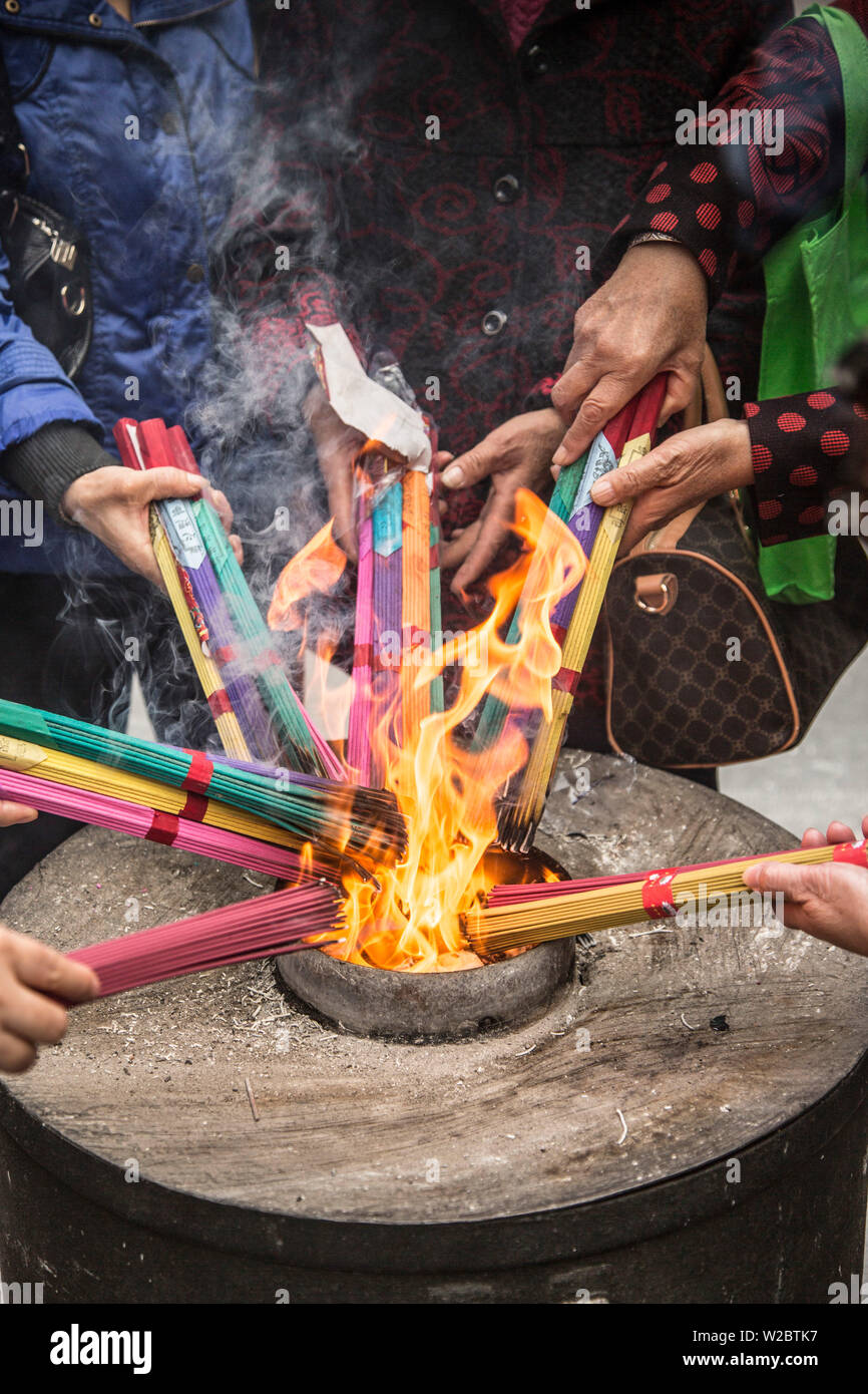 Burning incense, Jade Buddha Temple, Shanghai, China Stock Photo - Alamy