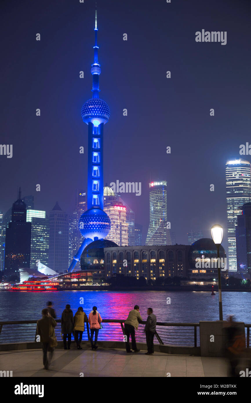 Huangpu river and the bund hi-res stock photography and images - Alamy