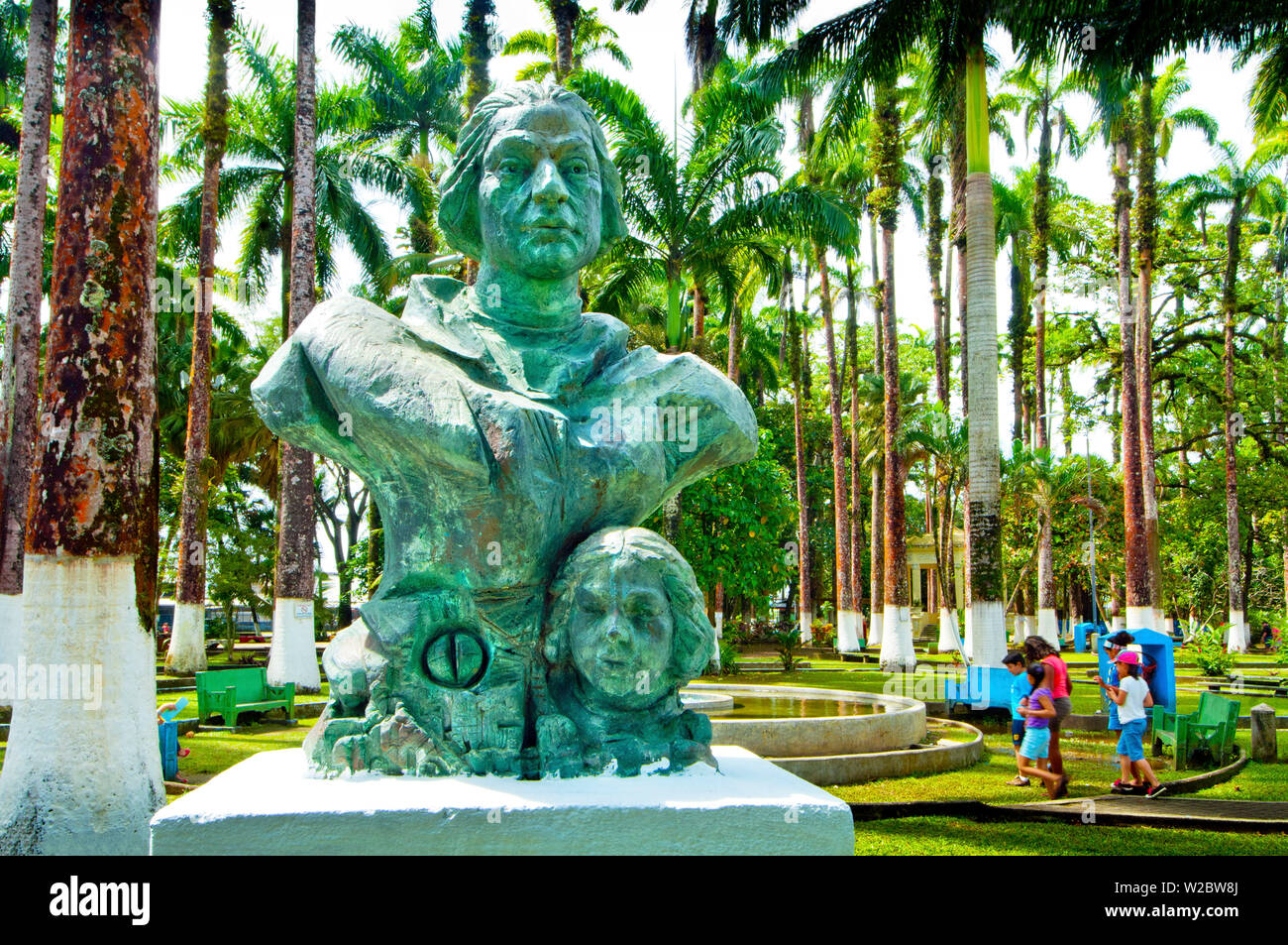 Bronze statue of christopher columbus hi-res stock photography and ...
