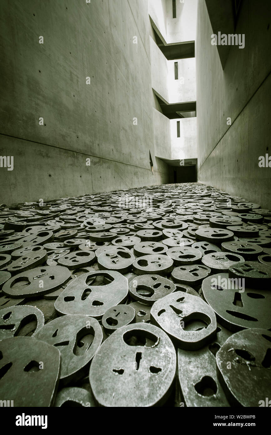 Berlin jewish museum void hi-res stock photography and images - Alamy