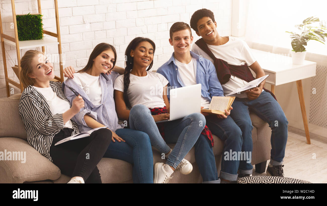 Diverse students hi-res stock photography and images - Alamy