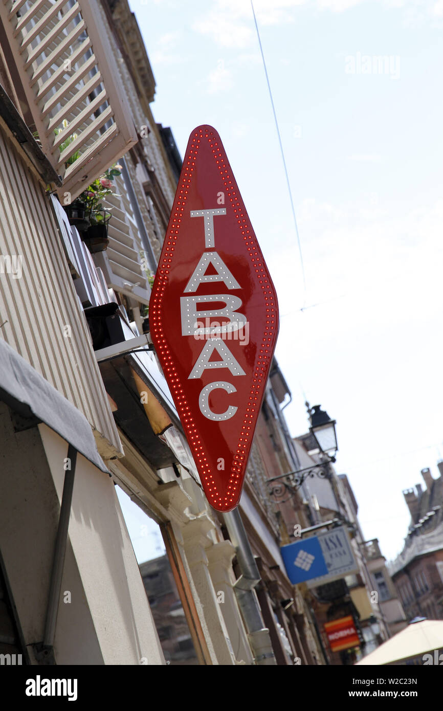 Medieval shop sign hi-res stock photography and images - Alamy