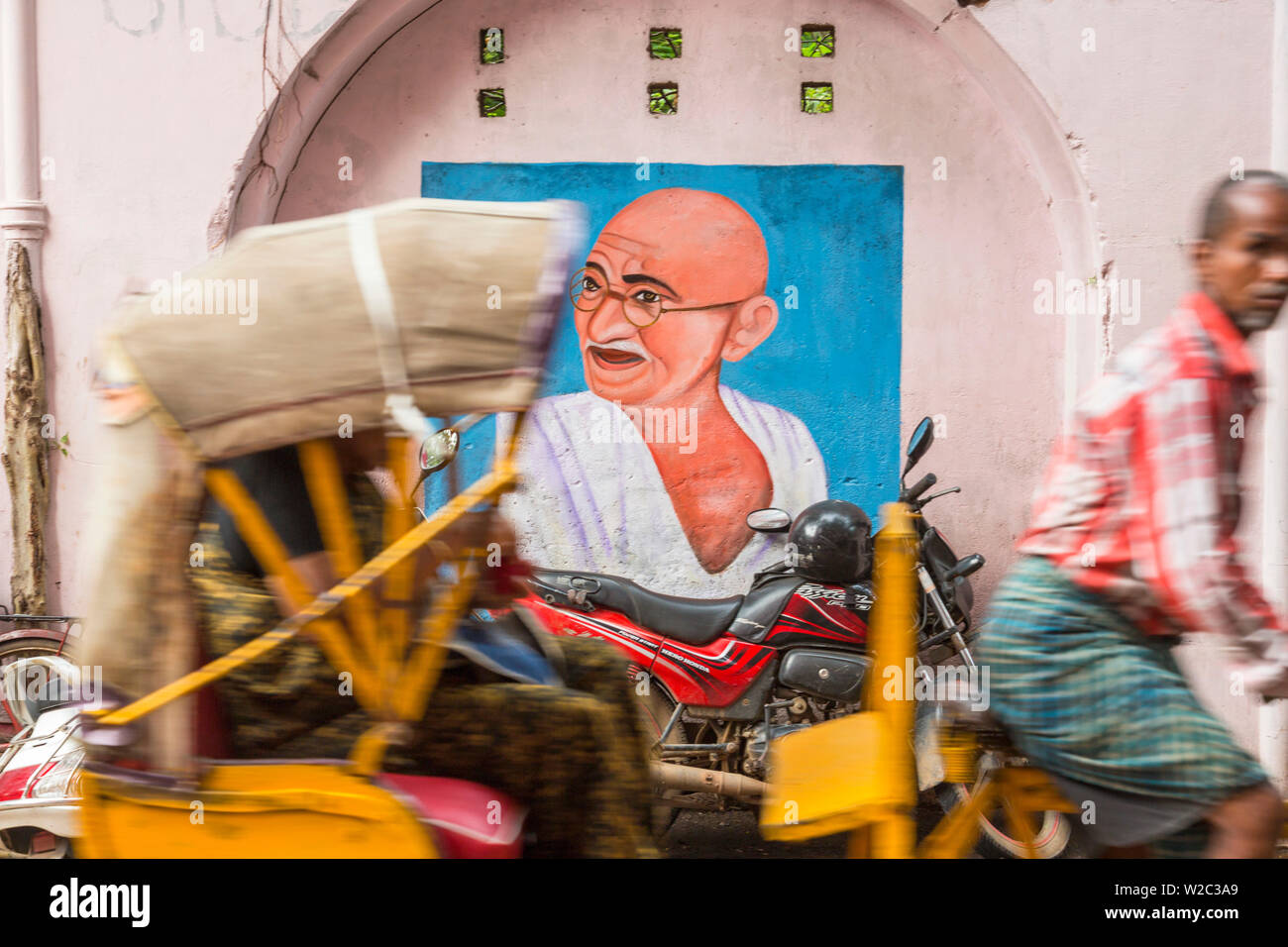 Cycle rickshaw & Gandhi mural, Chennai, (Madras), India Stock Photo - Alamy