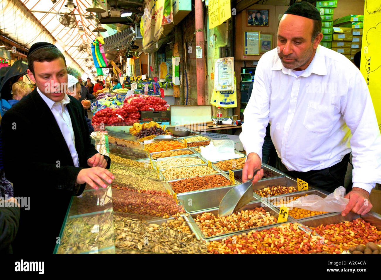 Middle east market stalls hi-res stock photography and images - Alamy