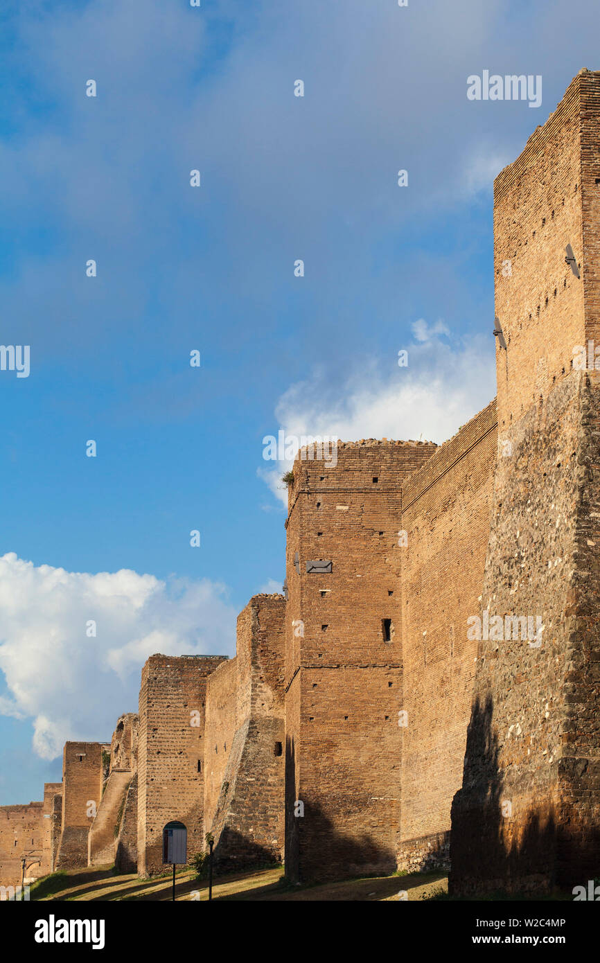 San sebastian gate hi-res stock photography and images - Alamy