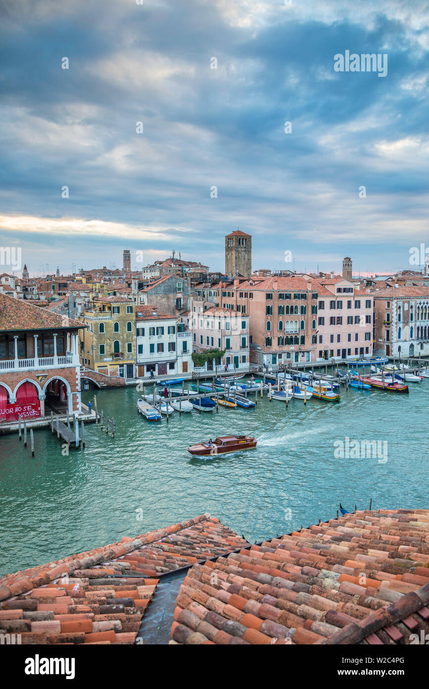 Elevated canal hi-res stock photography and images - Alamy