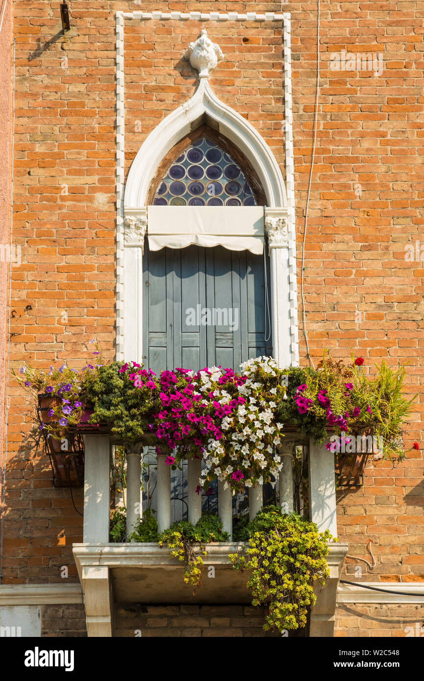 European balcony hi-res stock photography and images - Alamy