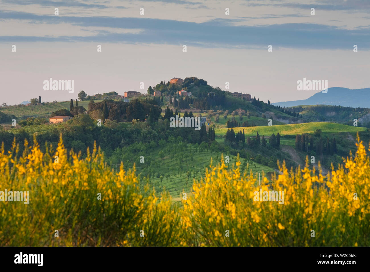Scenic italian villages hi-res stock photography and images - Alamy