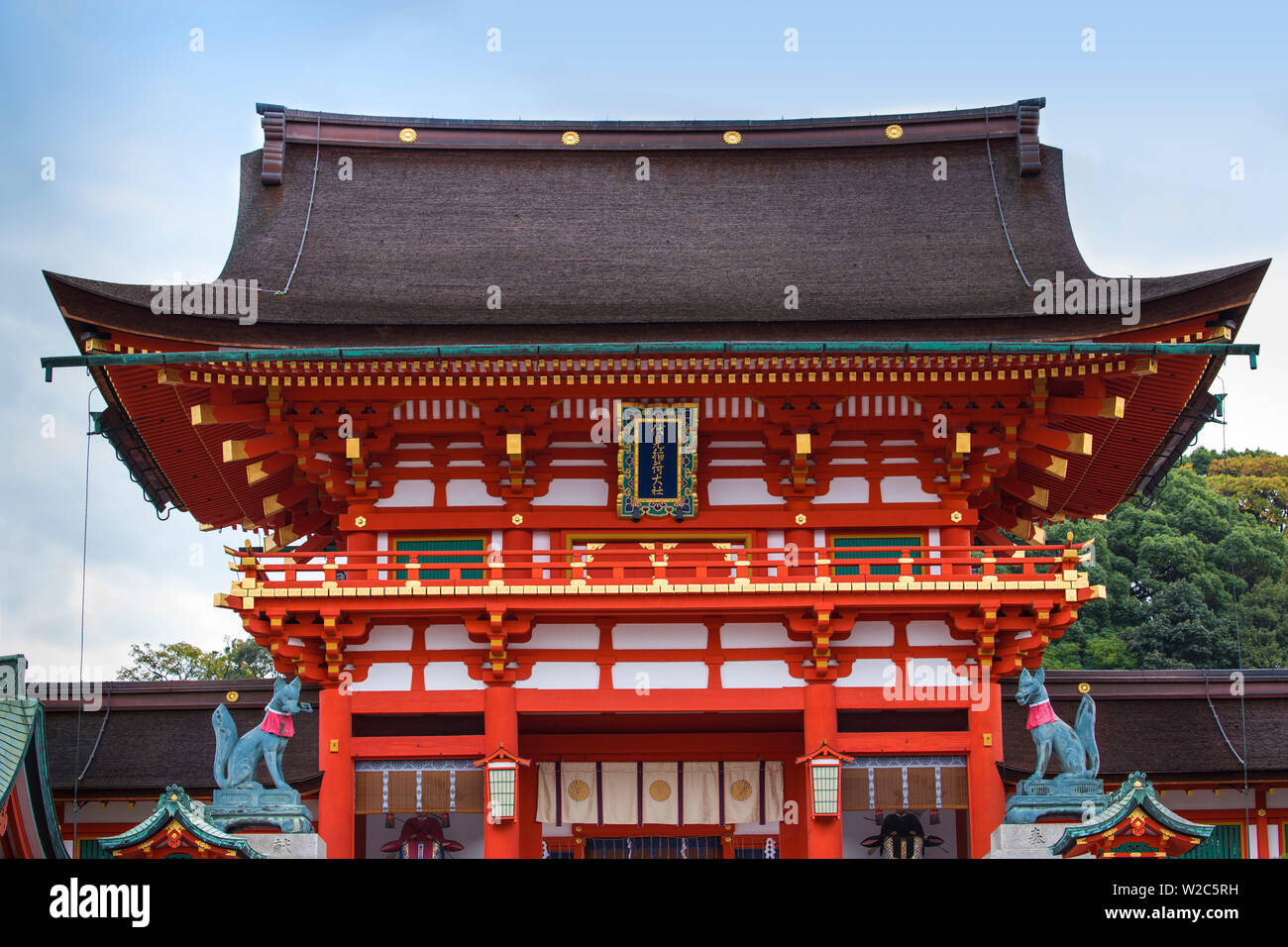 Inari shrine hi-res stock photography and images - Alamy